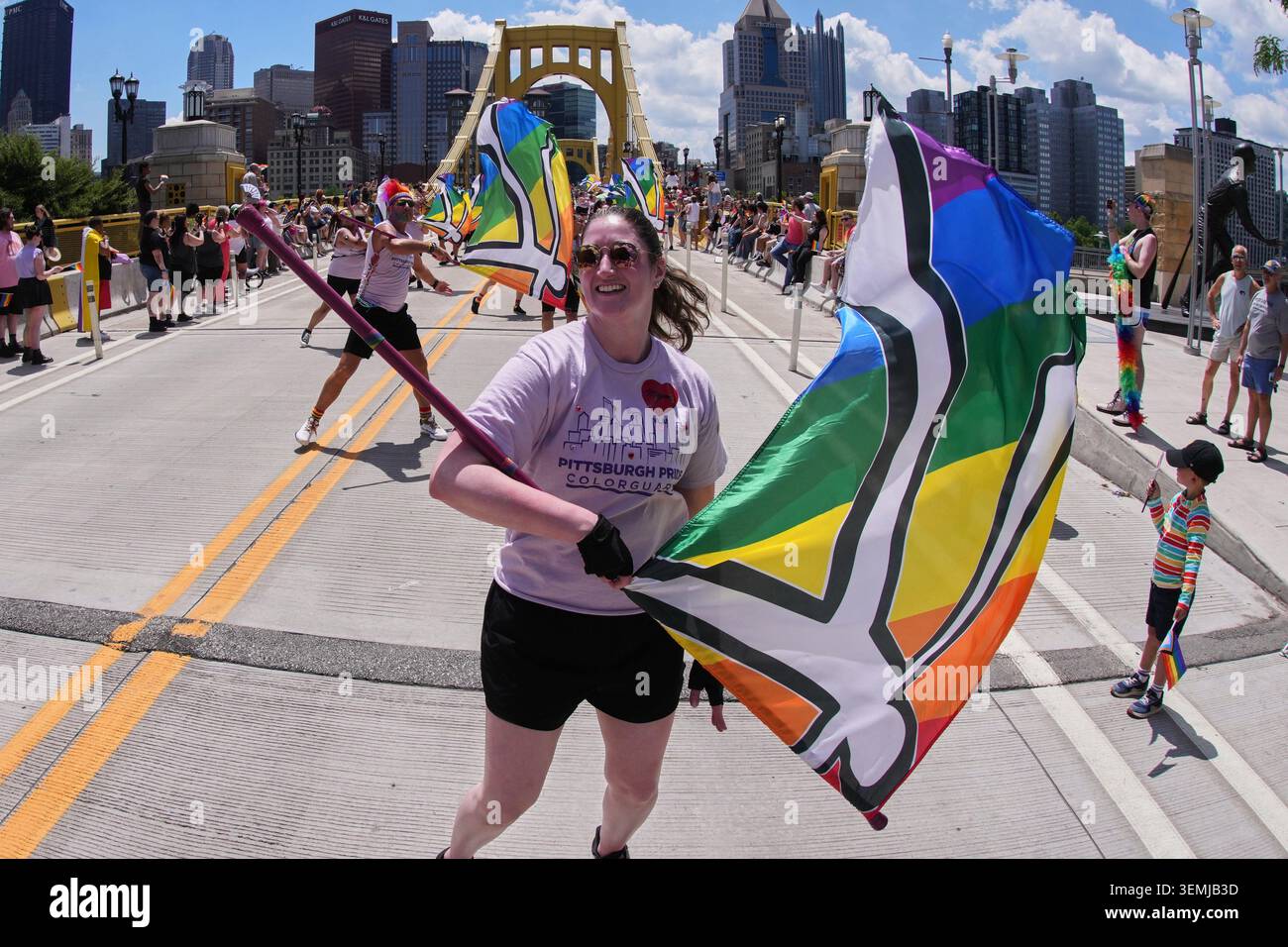 The Pittsburgh Pride Parade makes it way across the Roberto Clemente ...