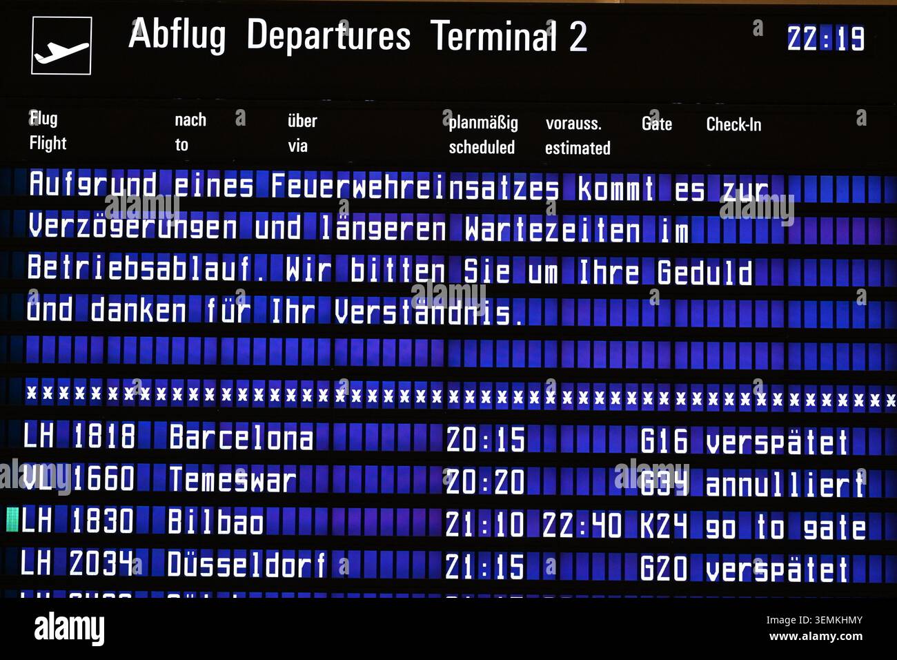 07 June 2026, Bavaria, Munich: The display board at Munich Airport ...