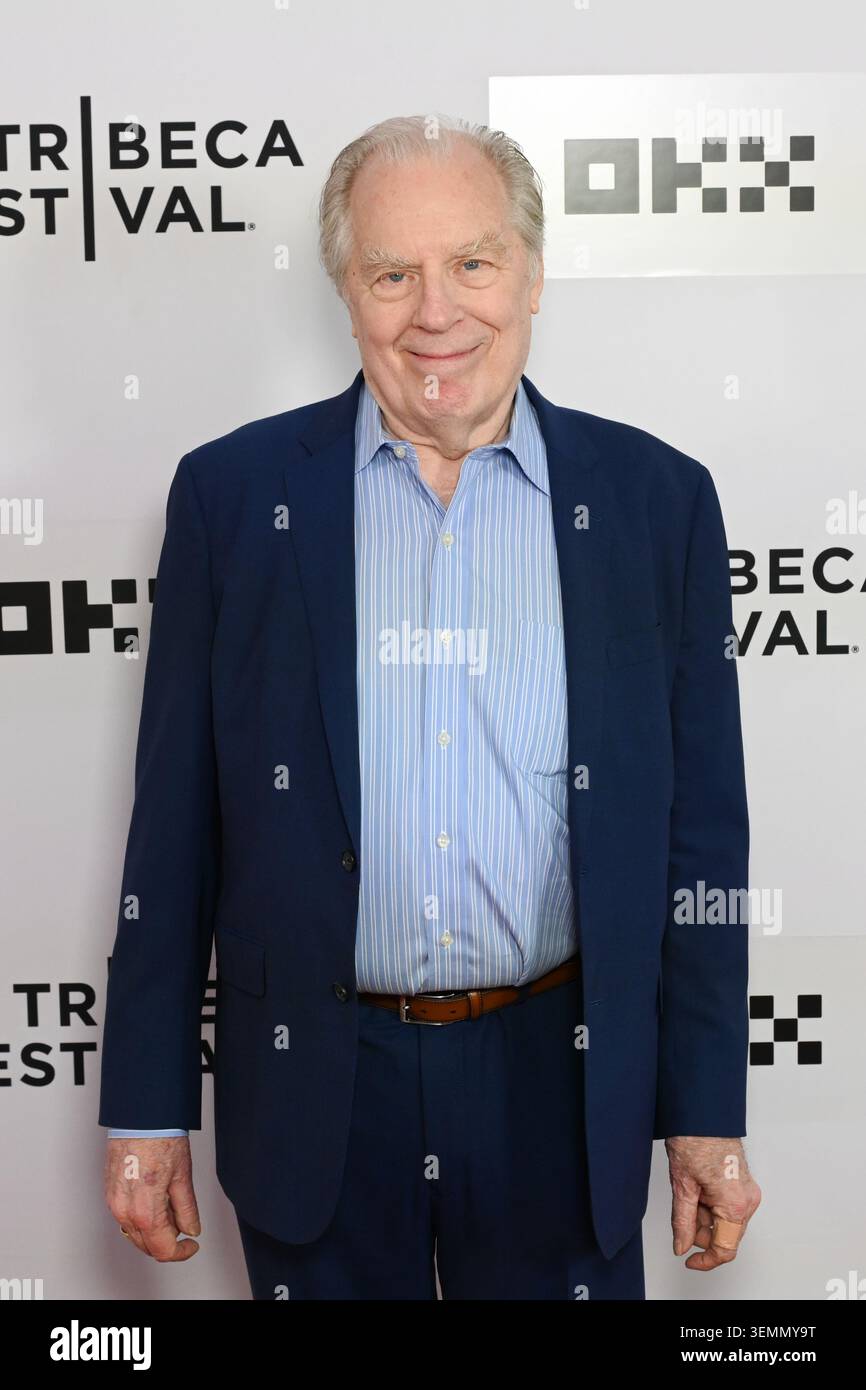Michael McKean walking the red carpet at the 'In Memoriam' Premiere ...