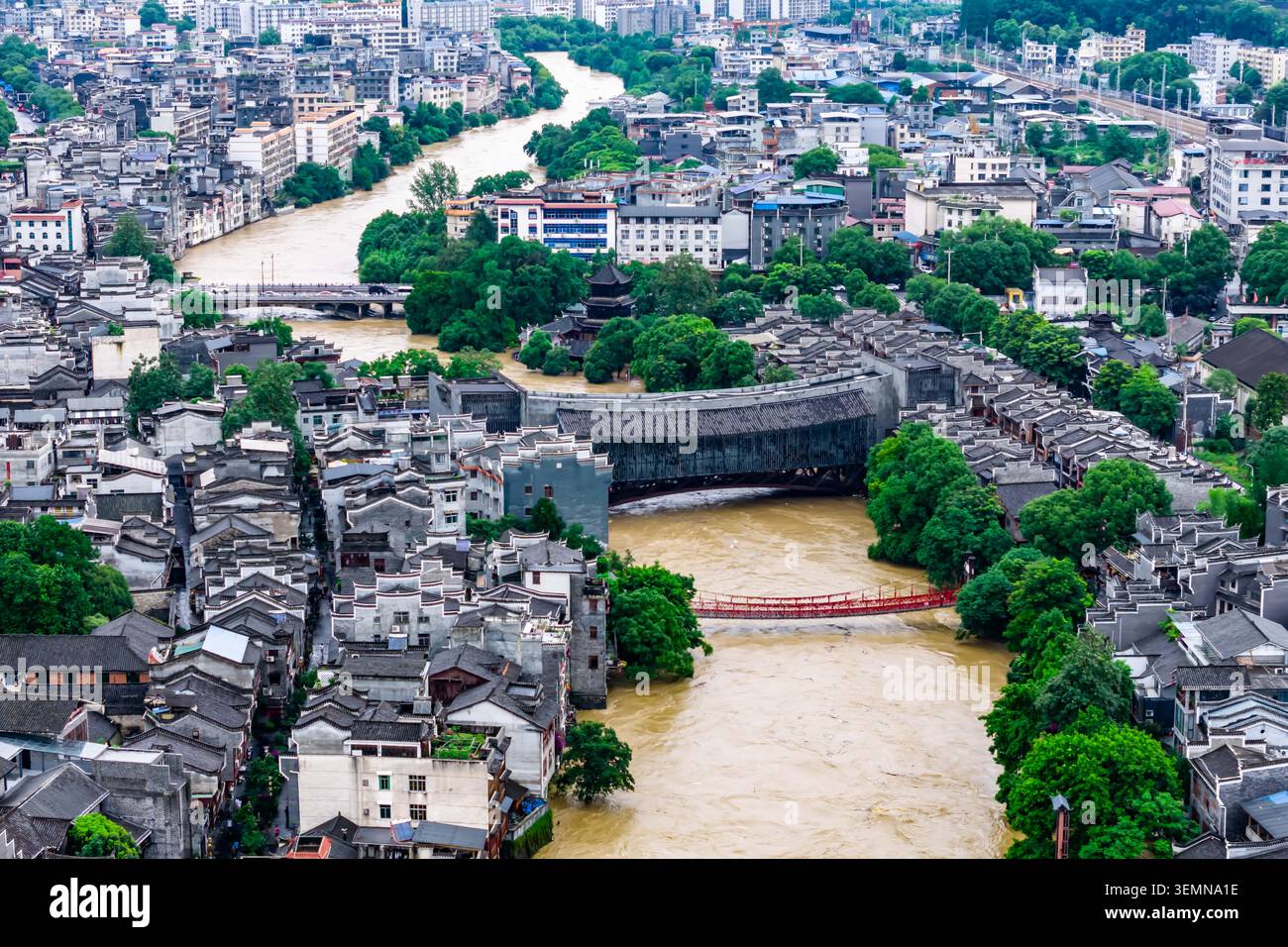 Water levels rise in Wanrong River in Qianzhou Ancient Town of Jishou ...