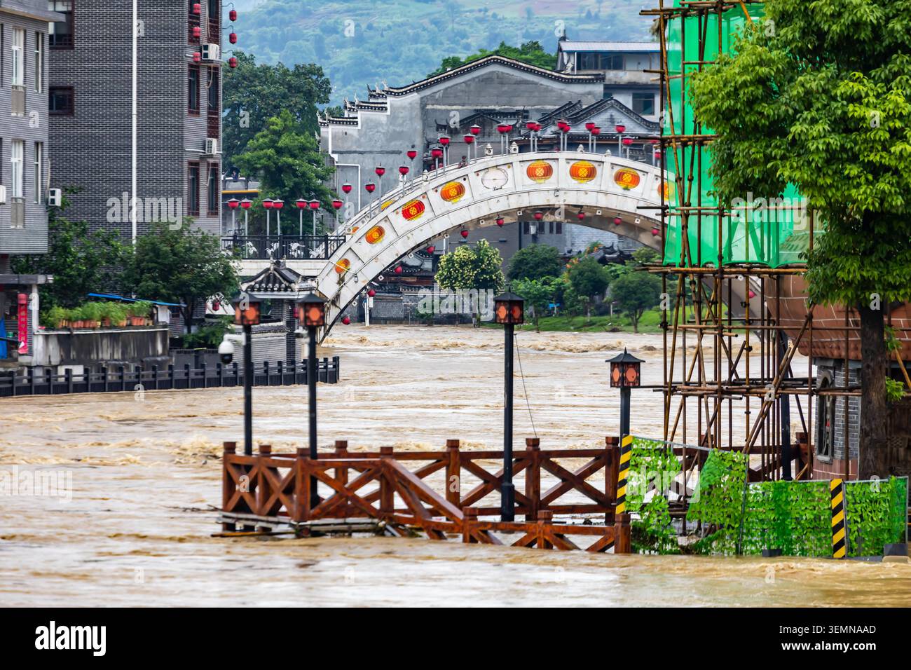 Water levels rise in Wanrong River in Qianzhou Ancient Town of Jishou ...