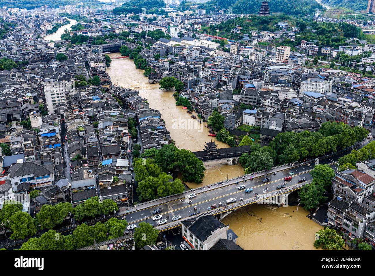 Water levels rise in Wanrong River in Qianzhou Ancient Town of Jishou ...