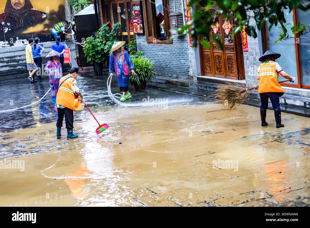 Water levels rise in Wanrong River in Qianzhou Ancient Town of Jishou ...