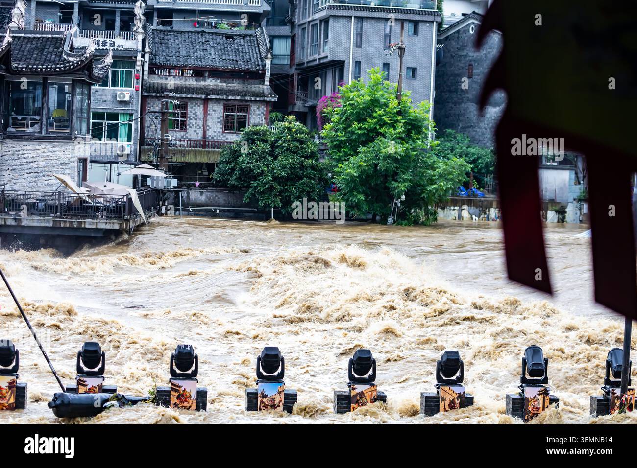 Water levels rise in Wanrong River in Qianzhou Ancient Town of Jishou ...