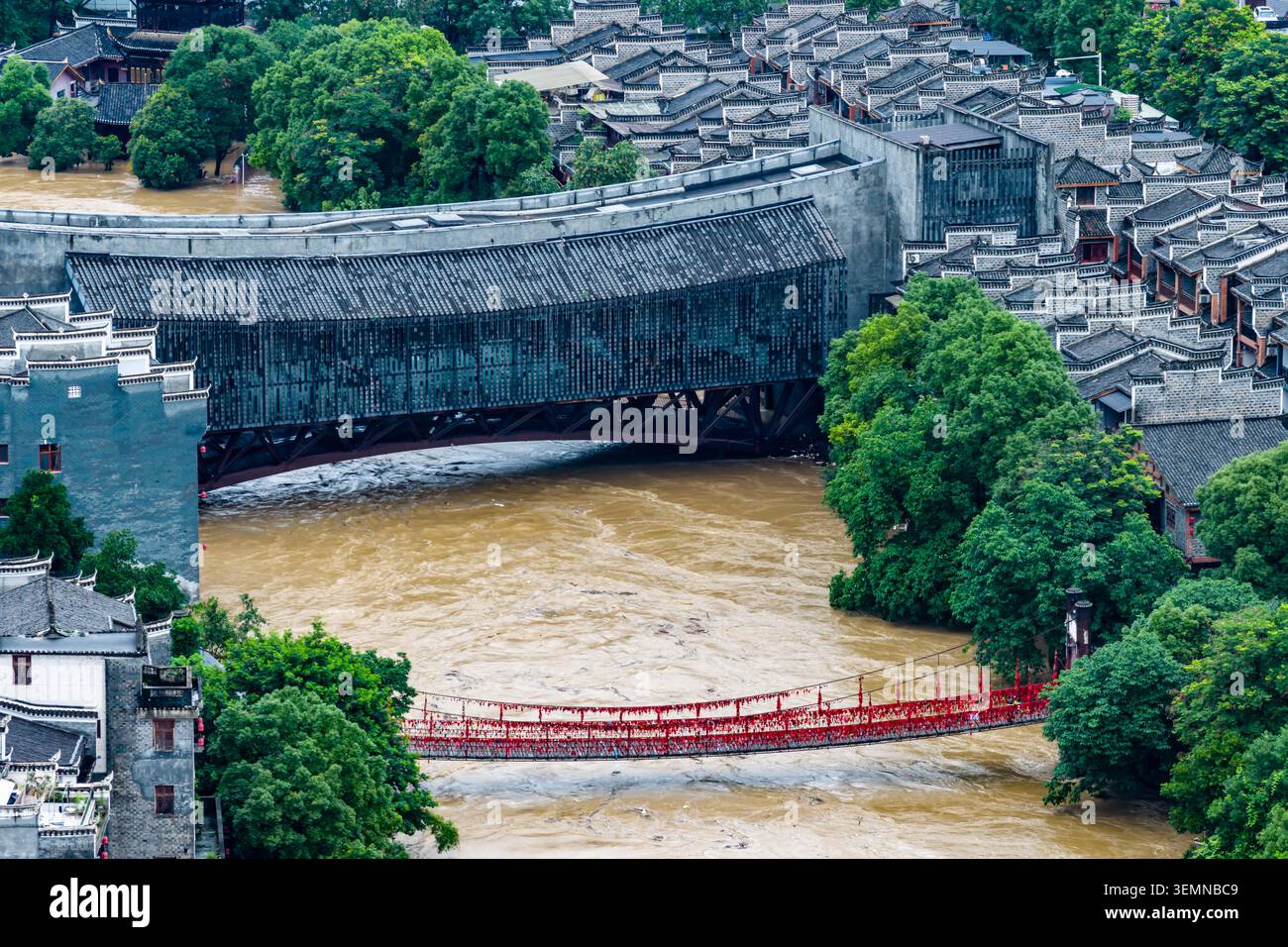 Water levels rise in Wanrong River in Qianzhou Ancient Town of Jishou ...