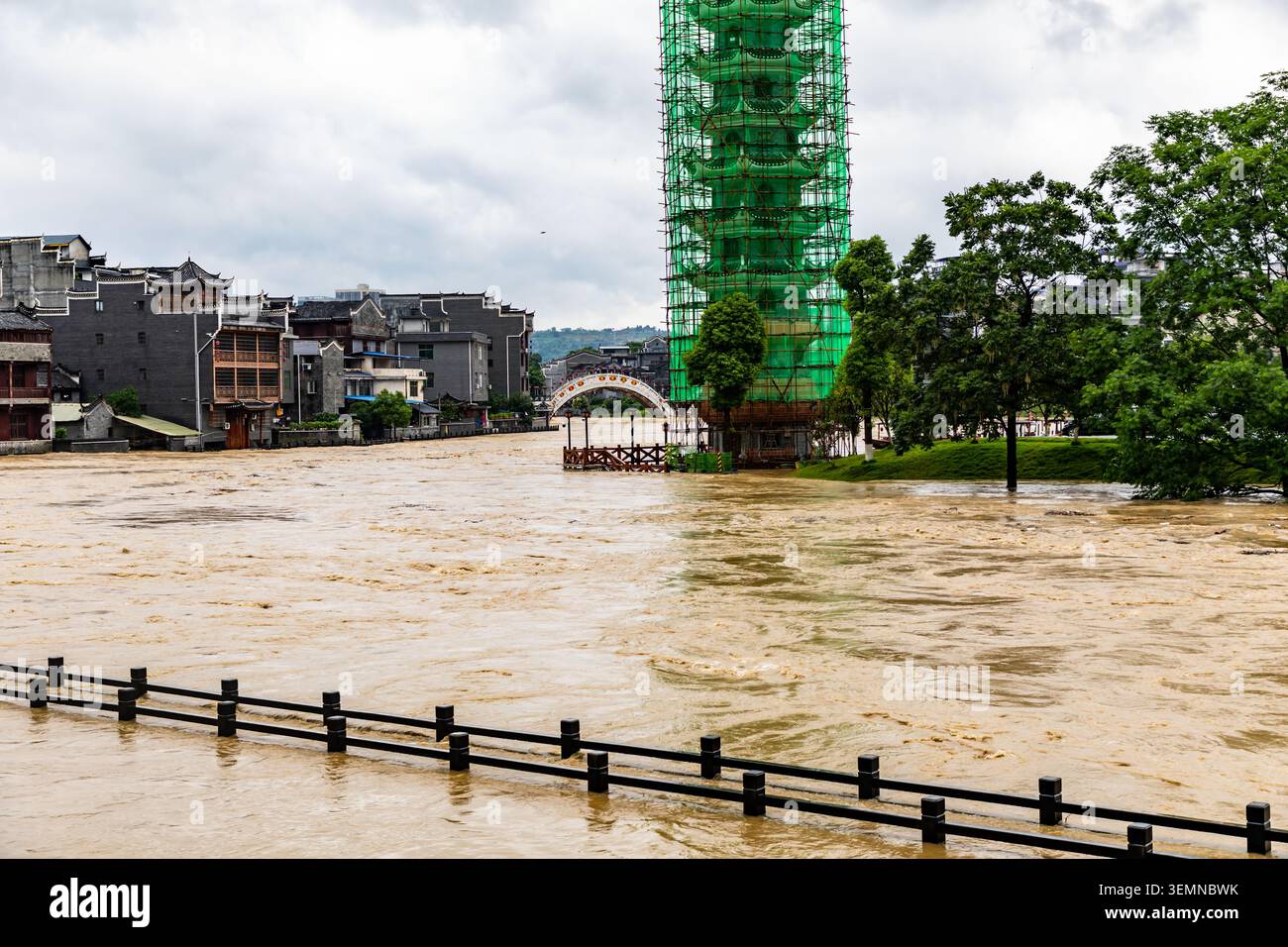 Water levels rise in Wanrong River in Qianzhou Ancient Town of Jishou ...