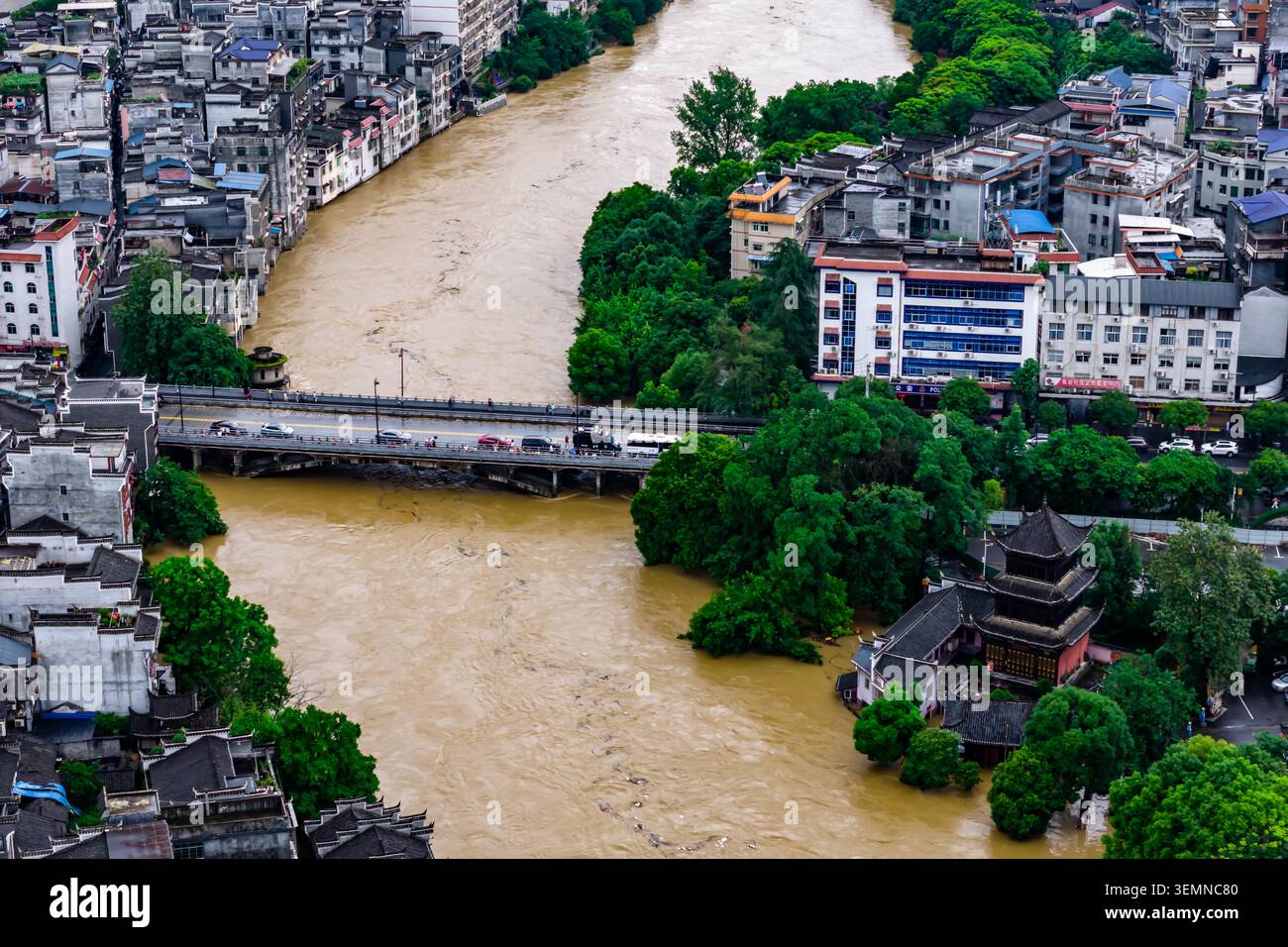 Water levels rise in Wanrong River in Qianzhou Ancient Town of Jishou ...