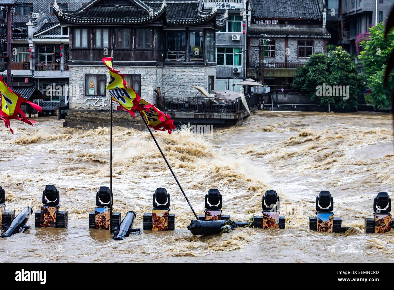 Water levels rise in Wanrong River in Qianzhou Ancient Town of Jishou ...