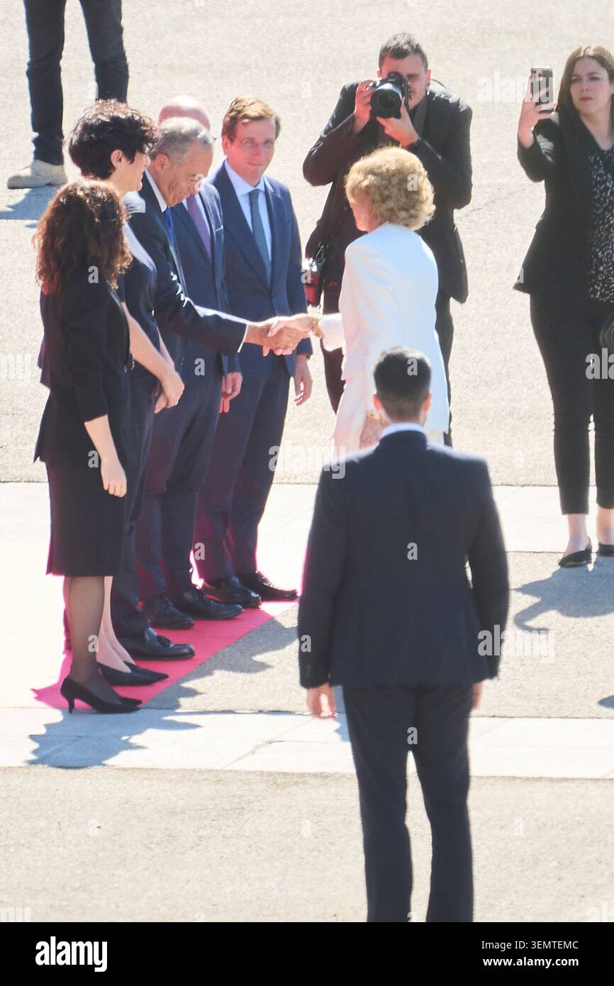 The former Queen Sofia attends flower offering to Nuestra Senora de la ...