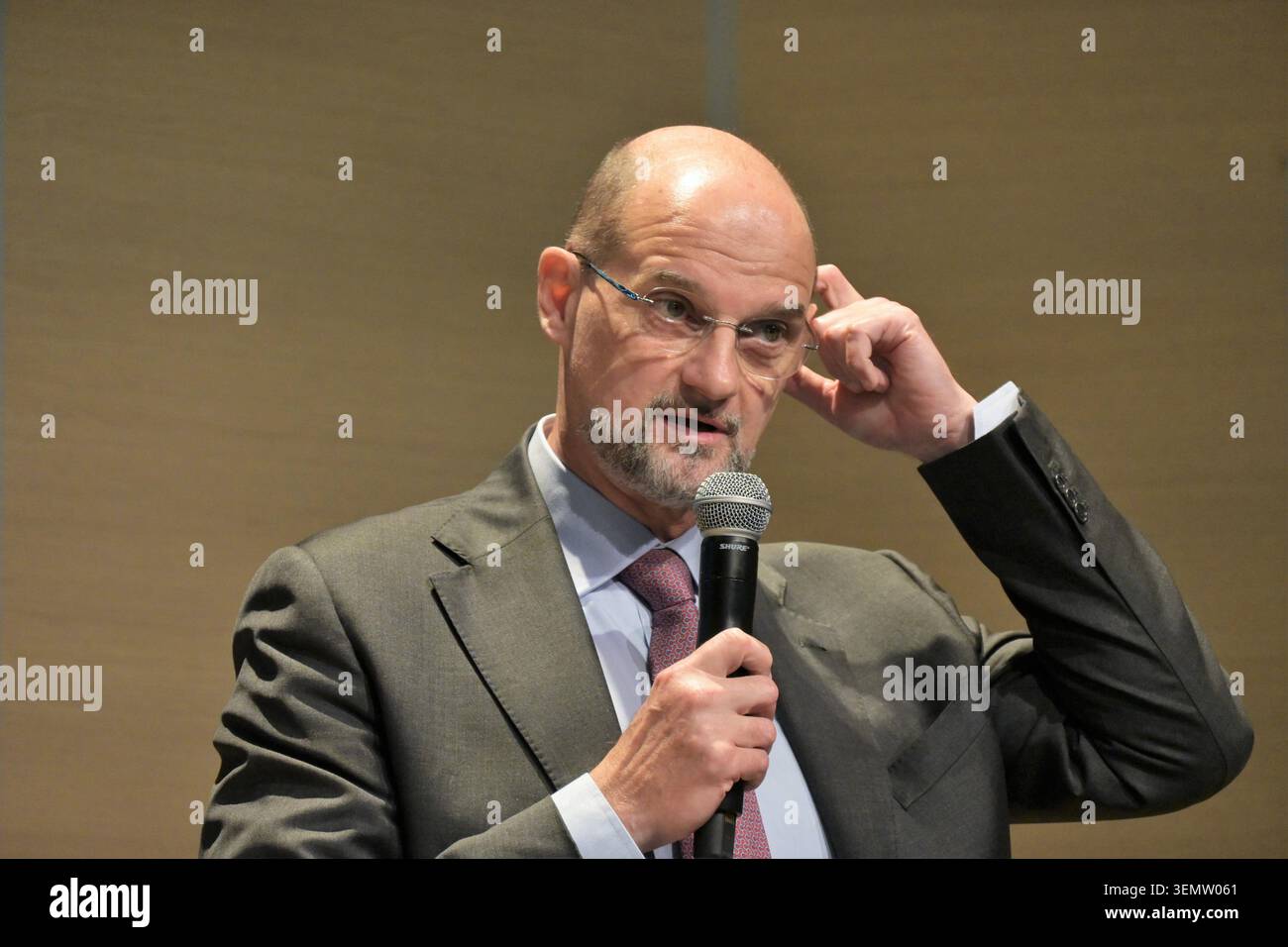 IPA85493697 - Value for '$' not supported Stock Photo - Alamy