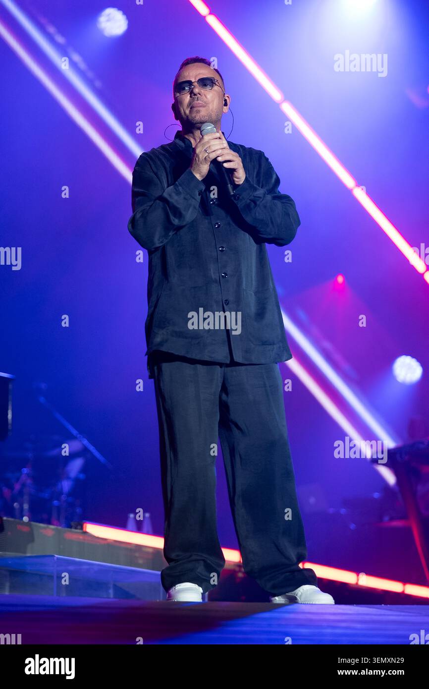 Gigi D'Alessio performs live at Reggia di Caserta. (Photo by Andrea ...