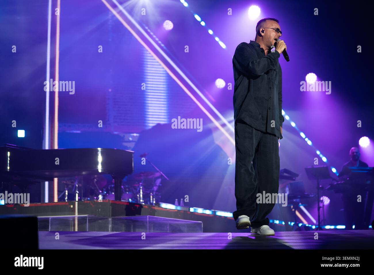 Gigi D'Alessio performs live at Reggia di Caserta. (Photo by Andrea ...