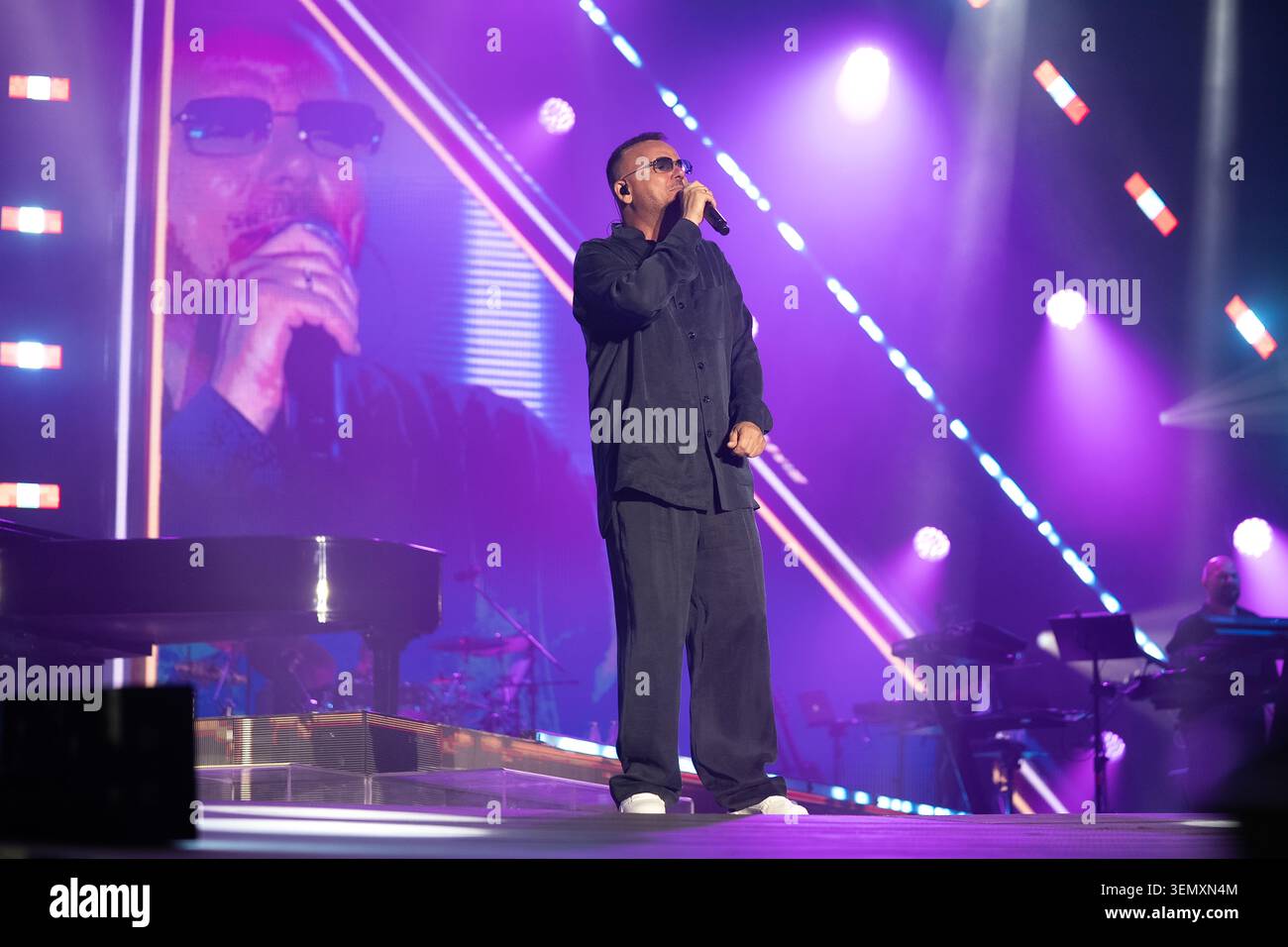 Gigi D'Alessio performs live at Reggia di Caserta. (Photo by Andrea ...