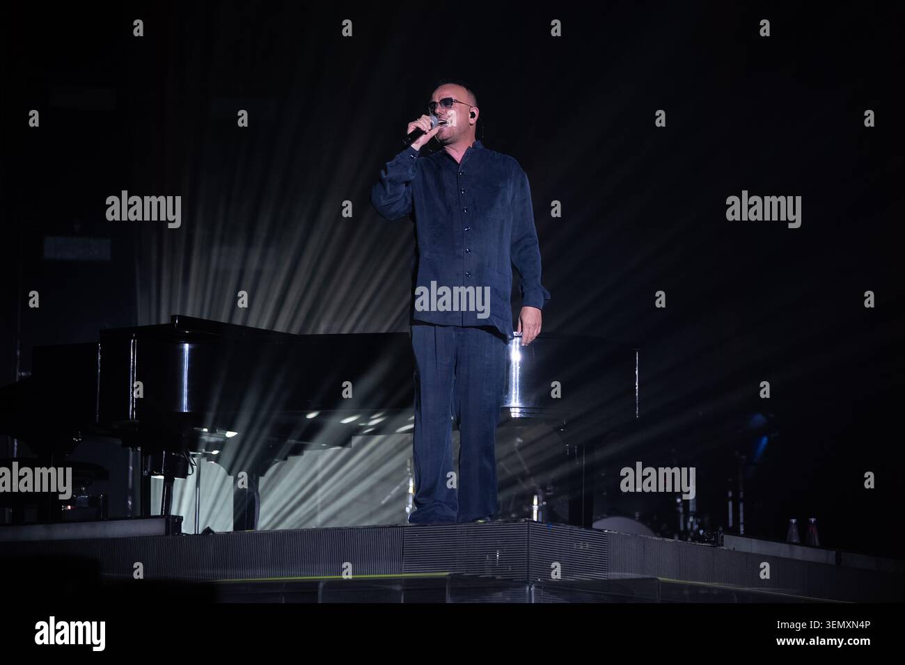 Gigi D'Alessio performs live at Reggia di Caserta. (Photo by Andrea ...