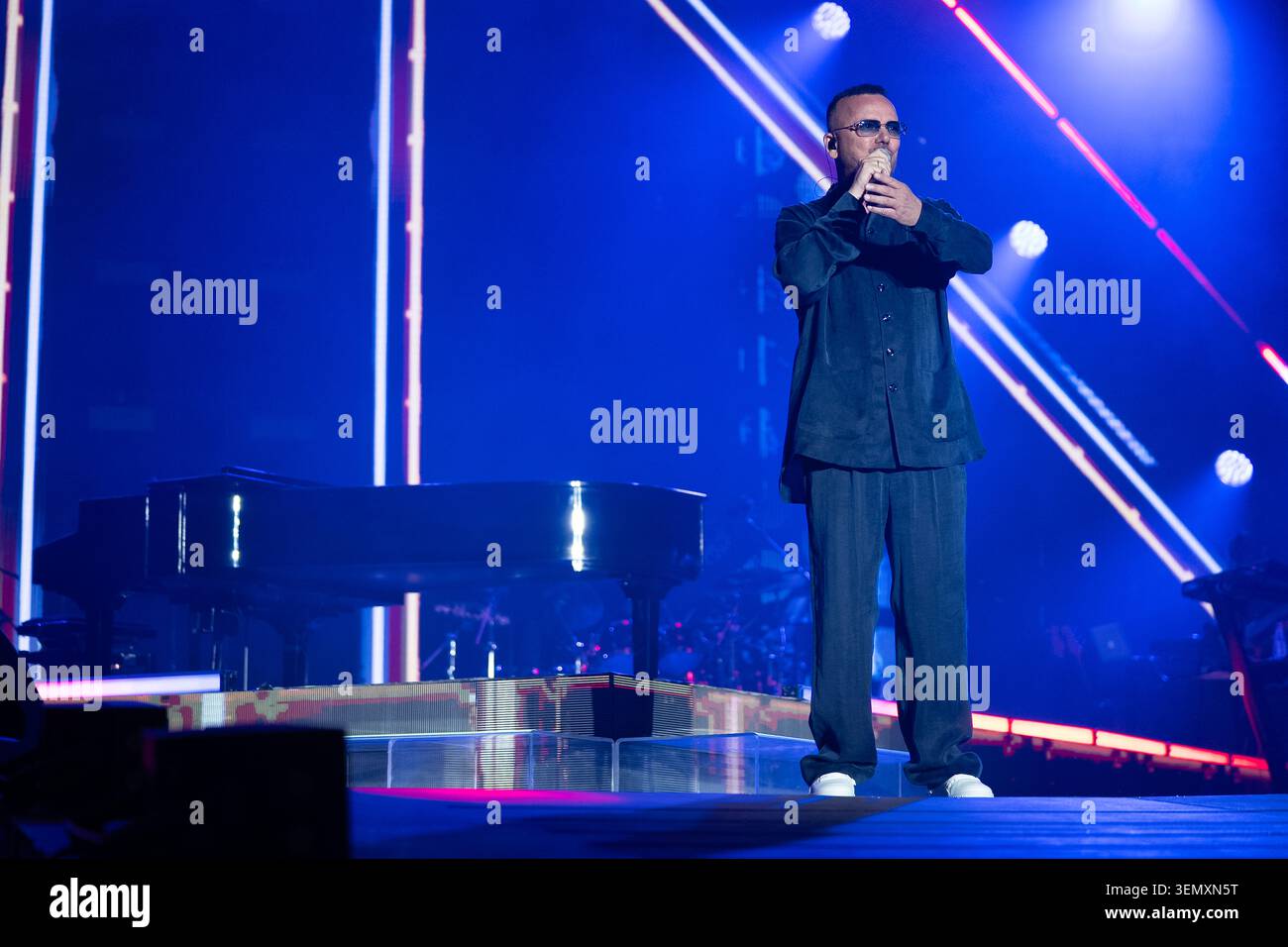 Gigi D'Alessio performs live at Reggia di Caserta. (Photo by Andrea ...