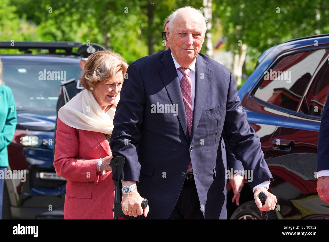 Saltstraumen 20260609. King Harald and Queen Sonja arrive in Beiarn ...