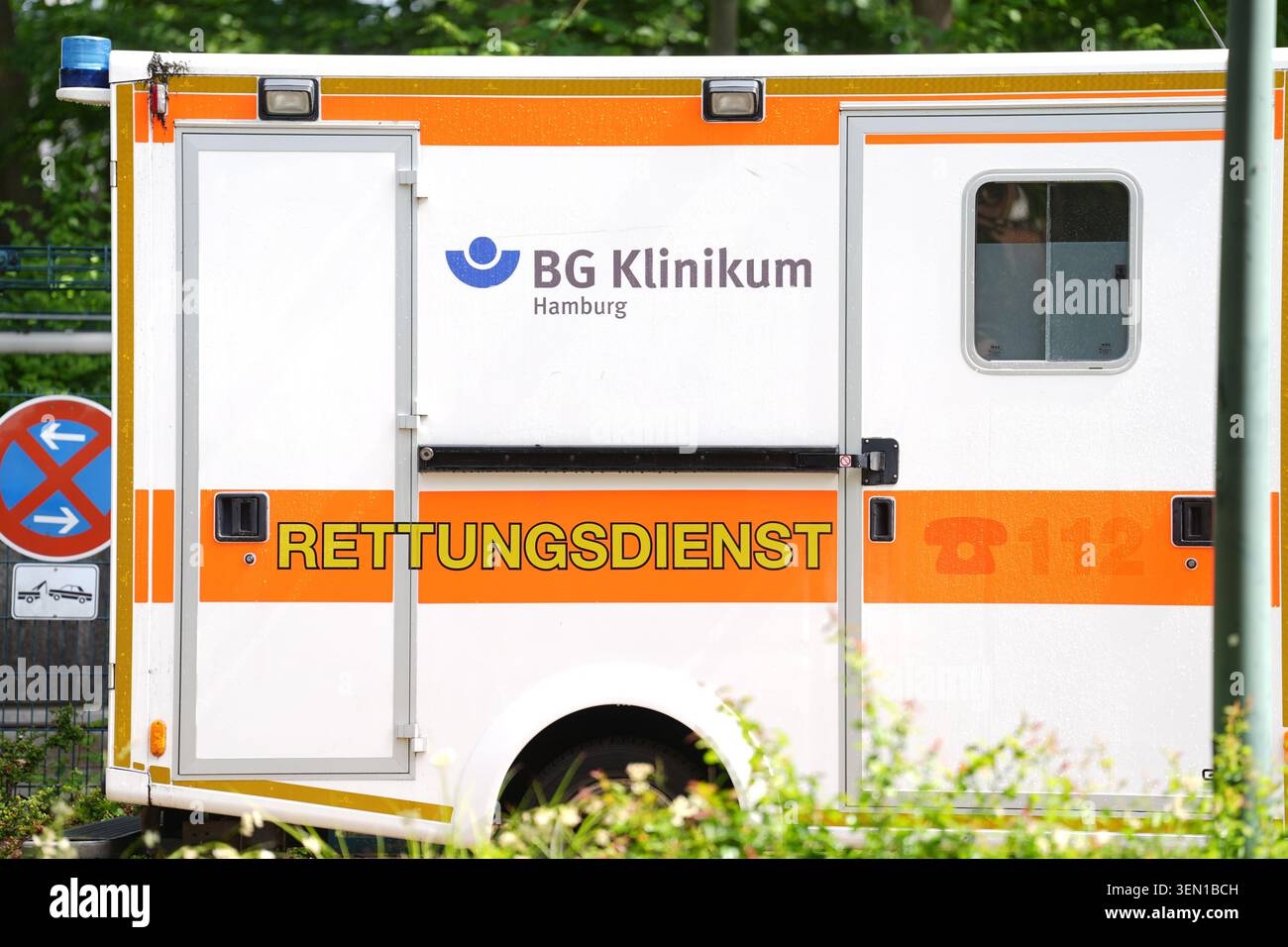 PRODUCTION - 09 June 2026, Hamburg: An ambulance is parked on the ...