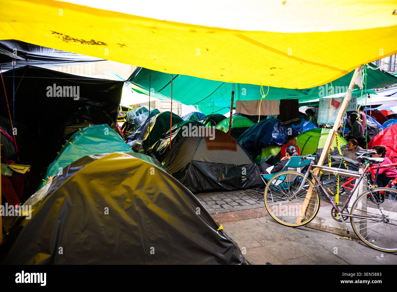 09 June 2026, Mexico, Mexiko Stadt: Tents stand in the center of Mexico ...