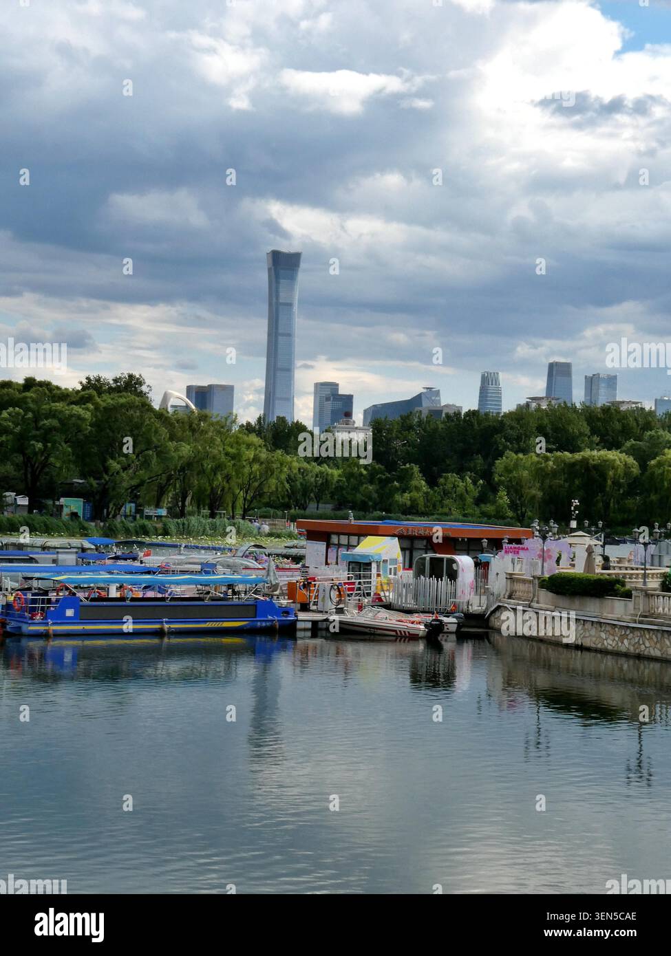 The Bright Horse River shows picturesque scenery under blue sky in ...
