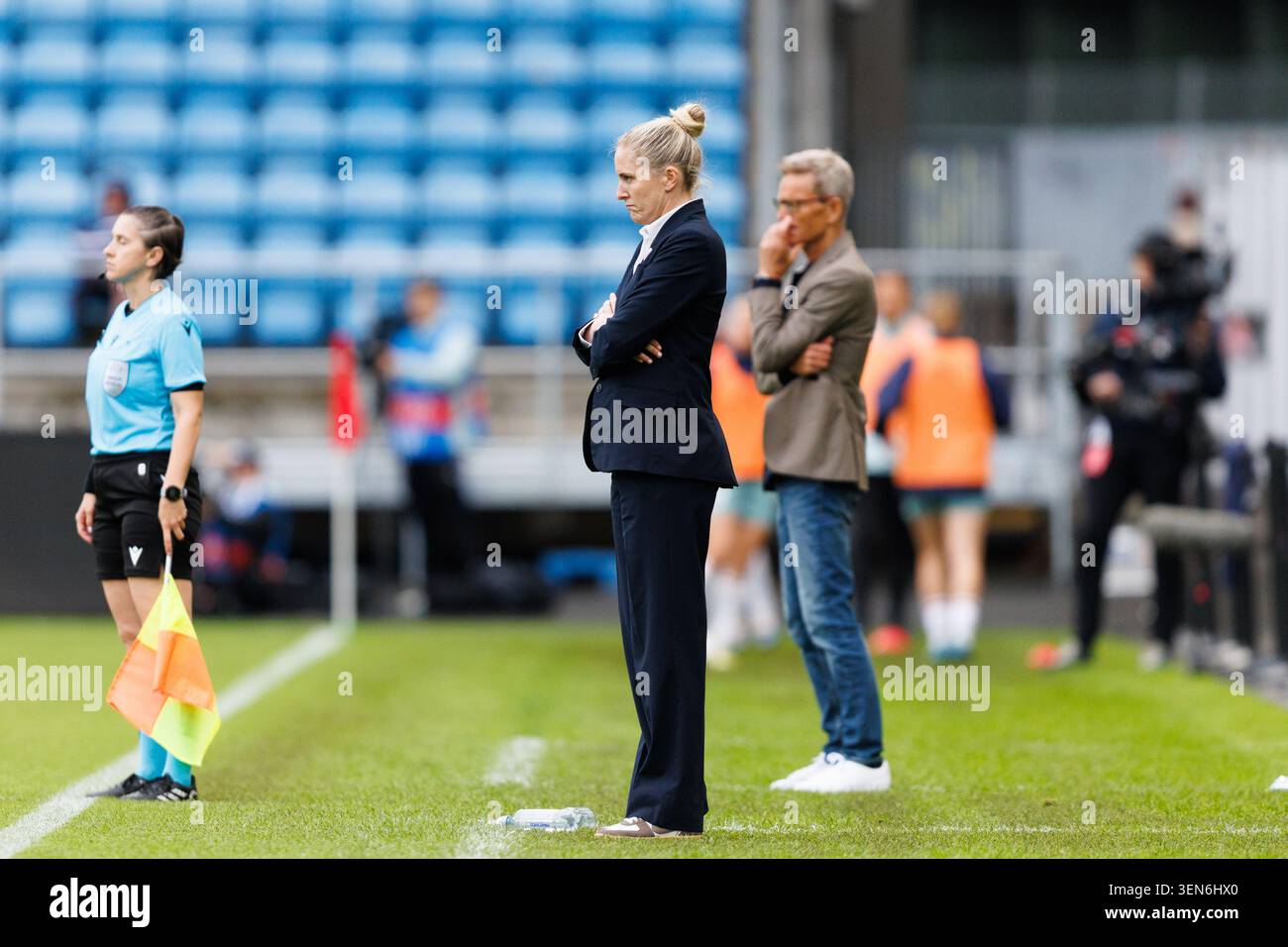 Oslo, Norway. 09th, June 2026. Head coach Gemma Grainger of Norway seen ...
