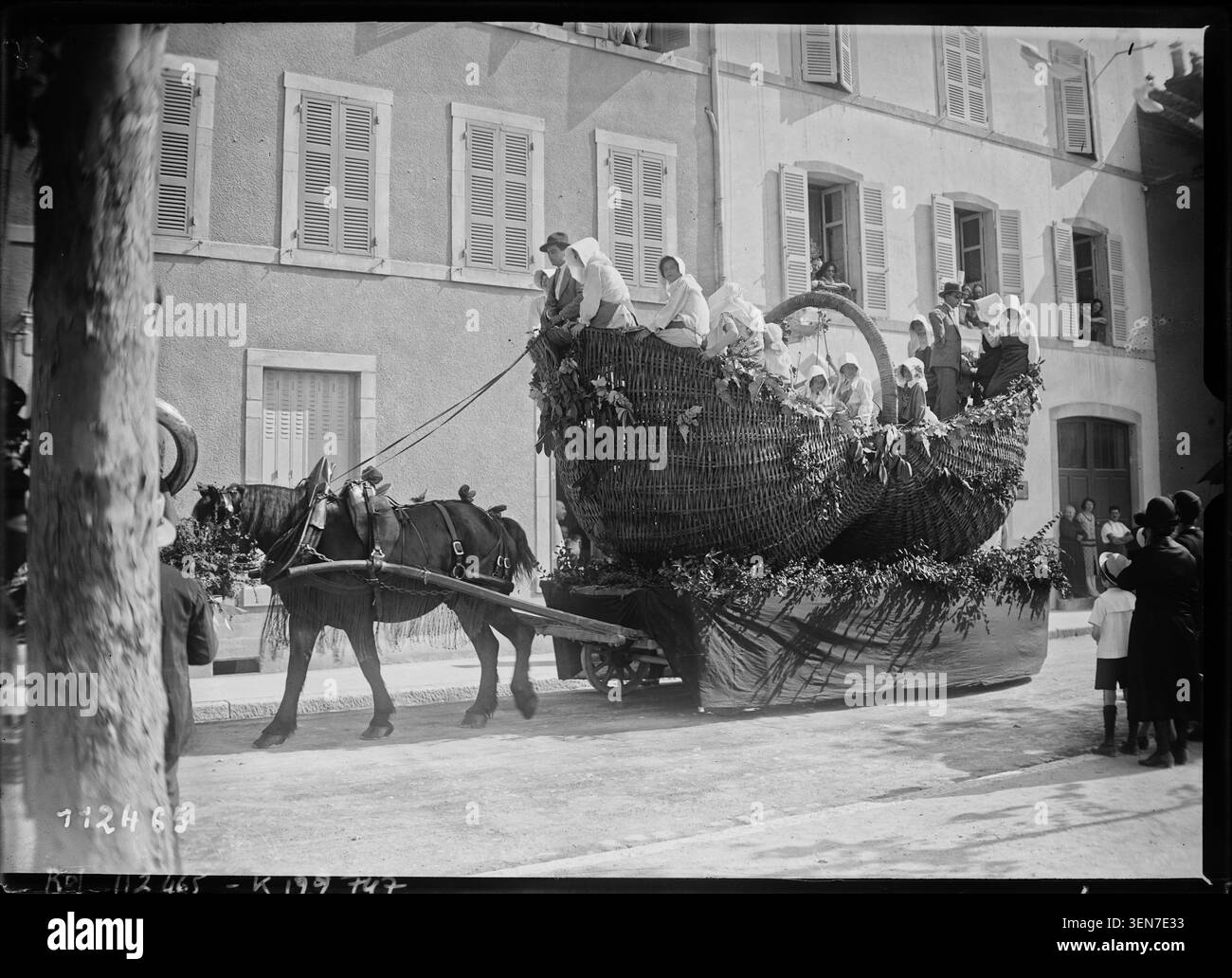 Beaune festival scene hi-res stock photography and images - Alamy