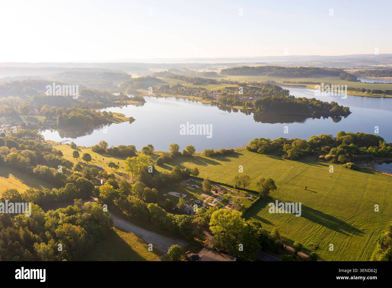 Luftbild der Talsperre Pöhl im Morgenlicht, Vogtland, Sachsen ...