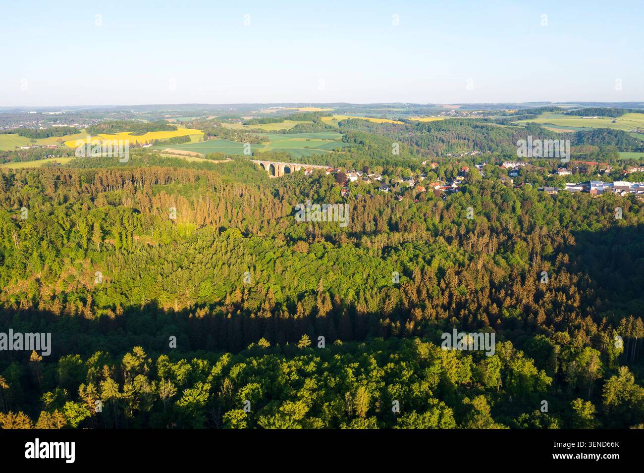 Luftbild der Talsperre Pöhl im Morgenlicht, Vogtland, Sachsen ...