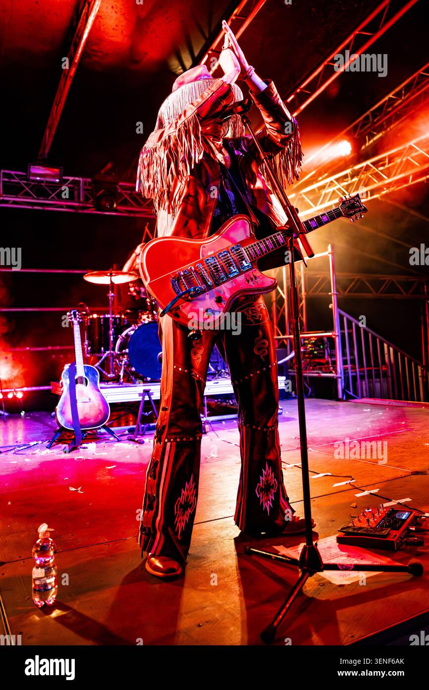 Milan Italy. 10th jun 2026. The American singer-songwriter William ...