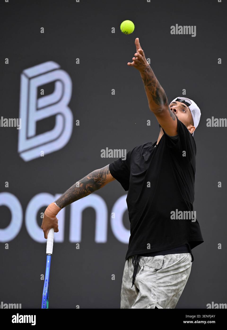 Nick Kyrgios (AUS) Aktion Aufschlag Tennis Herren BOSS Open ATP 250 ...