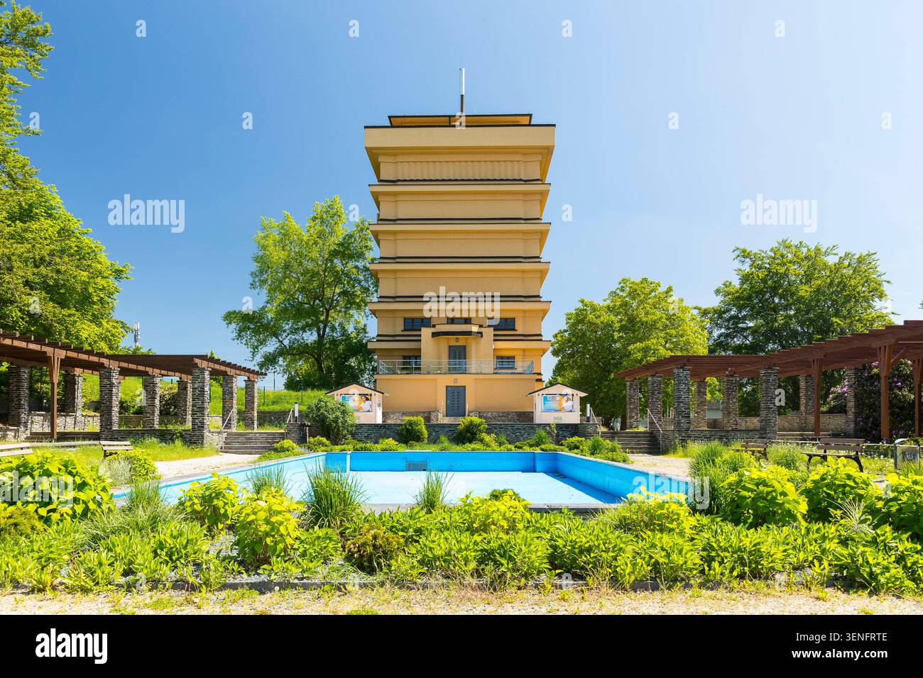 Historischer Wasserturm von 1926 im Stil des Neuen Bauens, Reichenbach ...