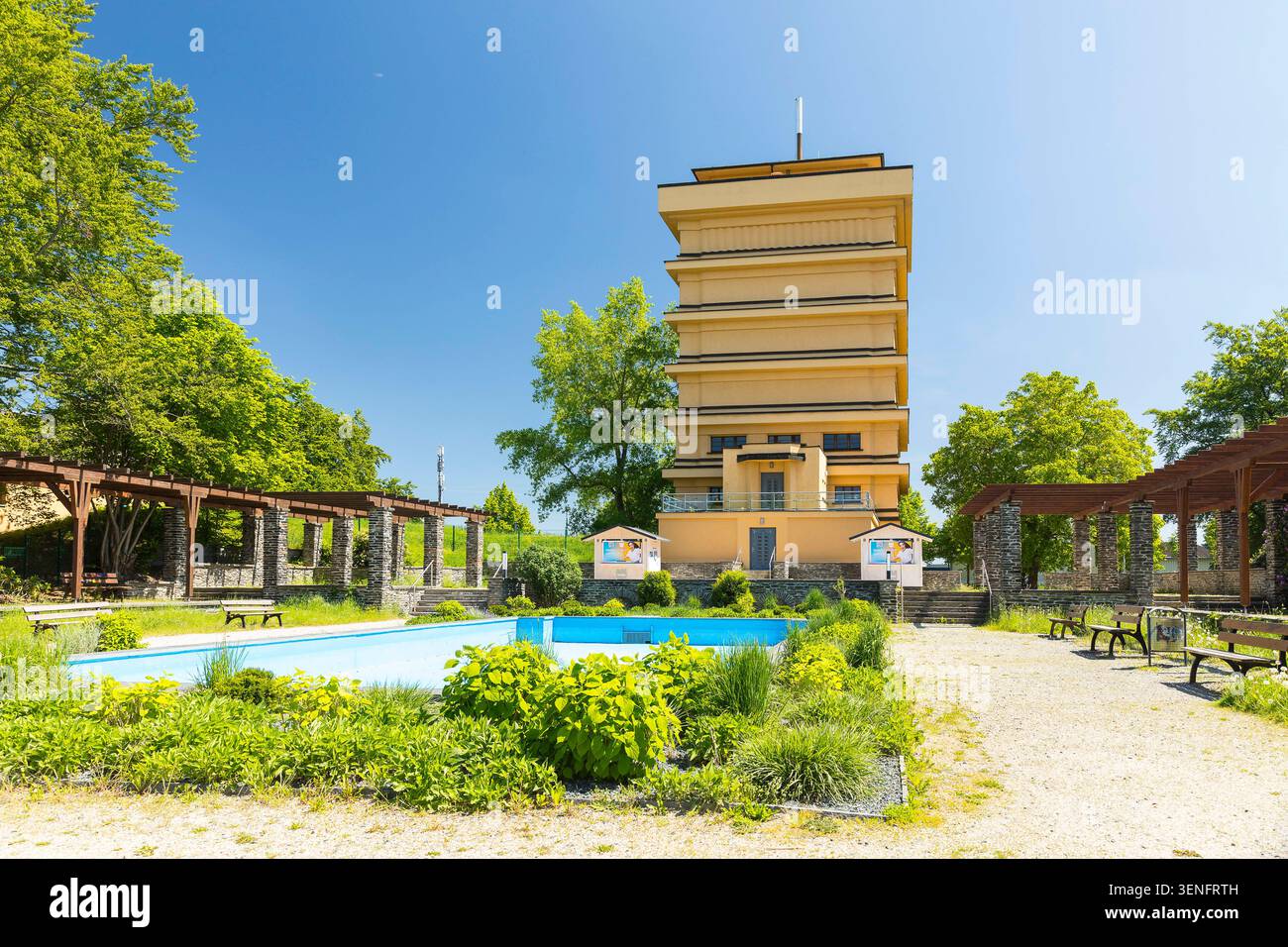 Historischer Wasserturm von 1926 im Stil des Neuen Bauens, Reichenbach ...