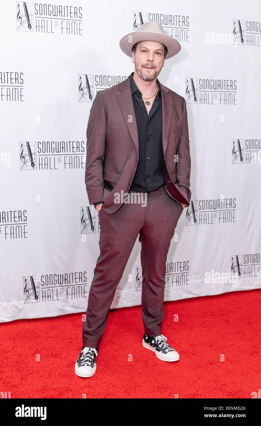 Gavin DeGraw attends Songwriters Hall Of Fame Annual Induction And ...