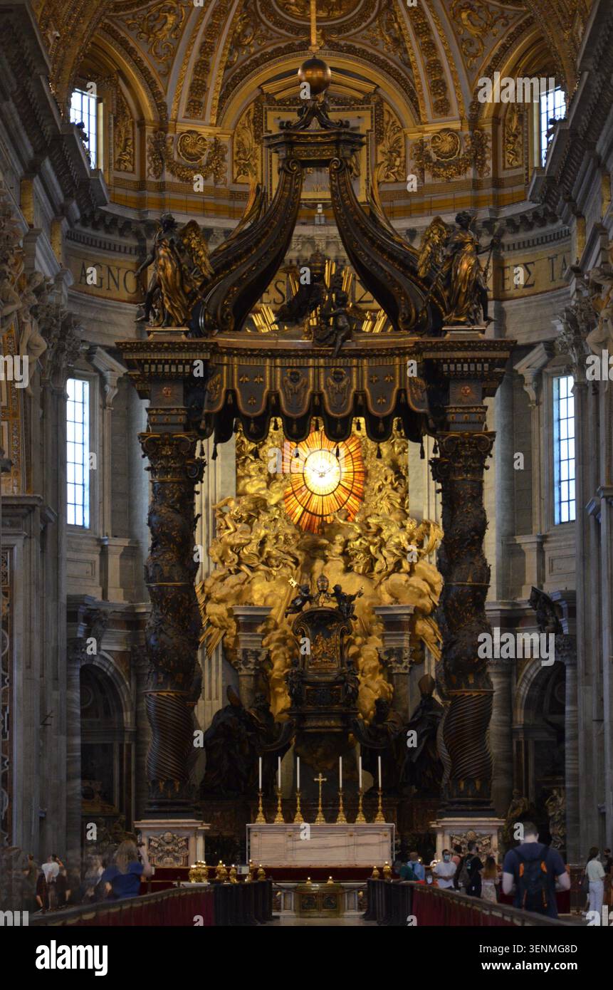 Rome, Italy 09.04.2020: Architectural details of the Dome (Cupola) and ...