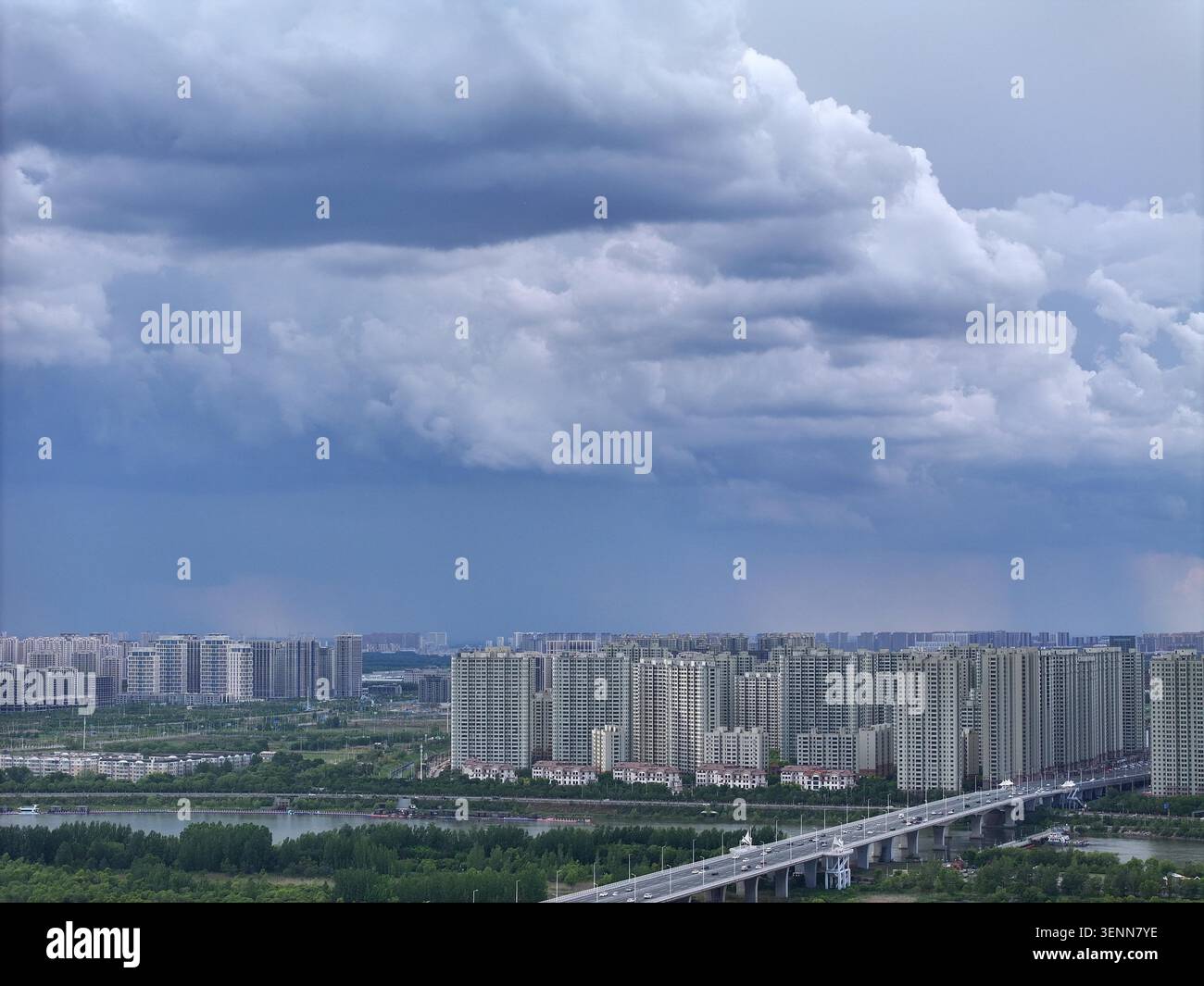 Dark clouds gather over Songpu Bridge and Alejin Island National ...