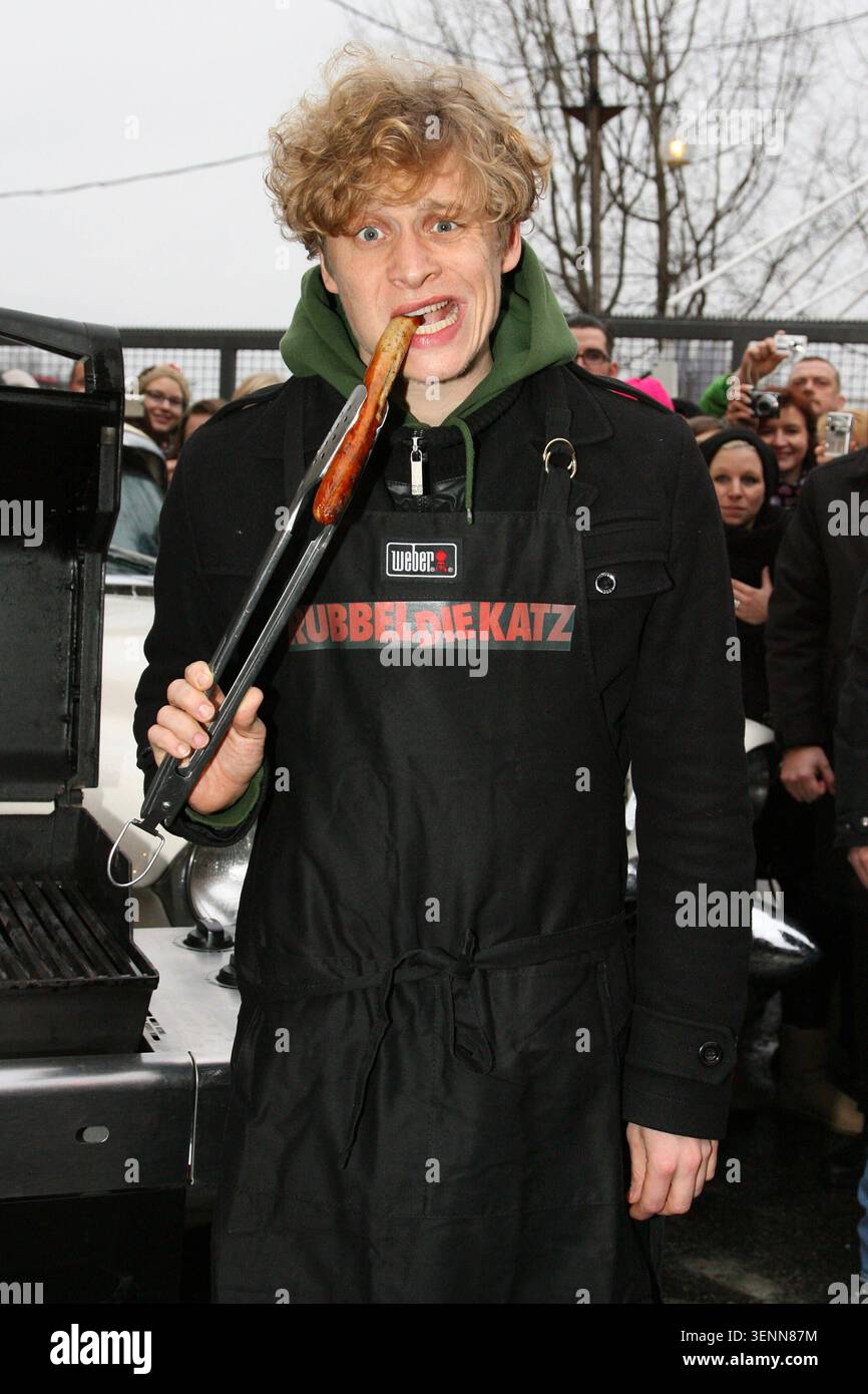 Matthias Schweighoefer - Rubbeldiekatz Neujahrsgrillen - Sage Club ...