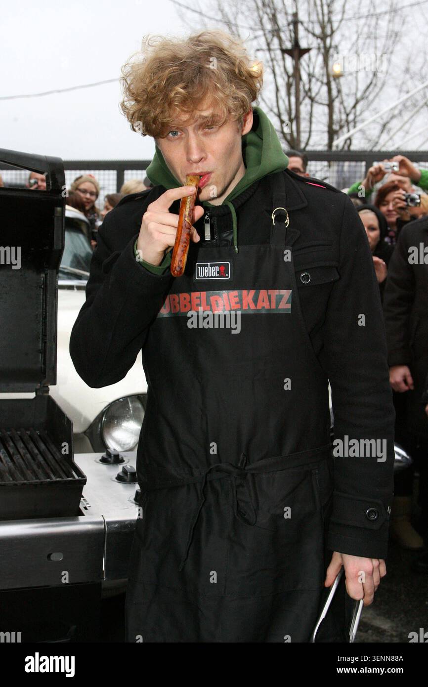 Matthias Schweighoefer - Rubbeldiekatz Neujahrsgrillen - Sage Club ...