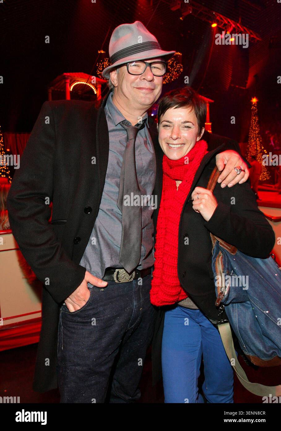 Leander Haussmann mit Freundin Annika Kuhl - Roncalli Weihnachtscircus ...