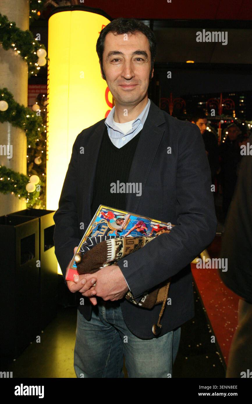 Cem Ozdemir - Roncalli Weihnachtscircus Premiere, Tempodrom, Berlin, 17 ...