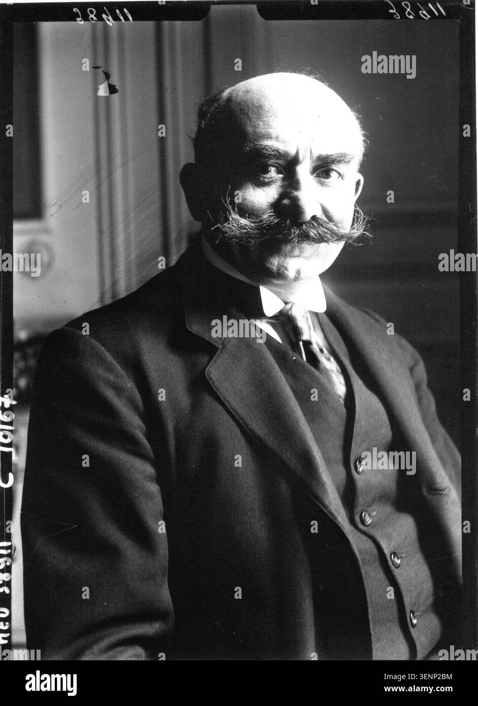 Fixed image source Black and White Stock Photos & Images - Alamy