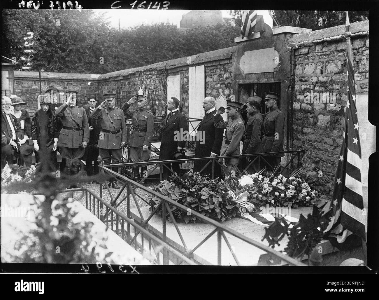 Silver gelatin commemorative gathering Black and White Stock Photos ...