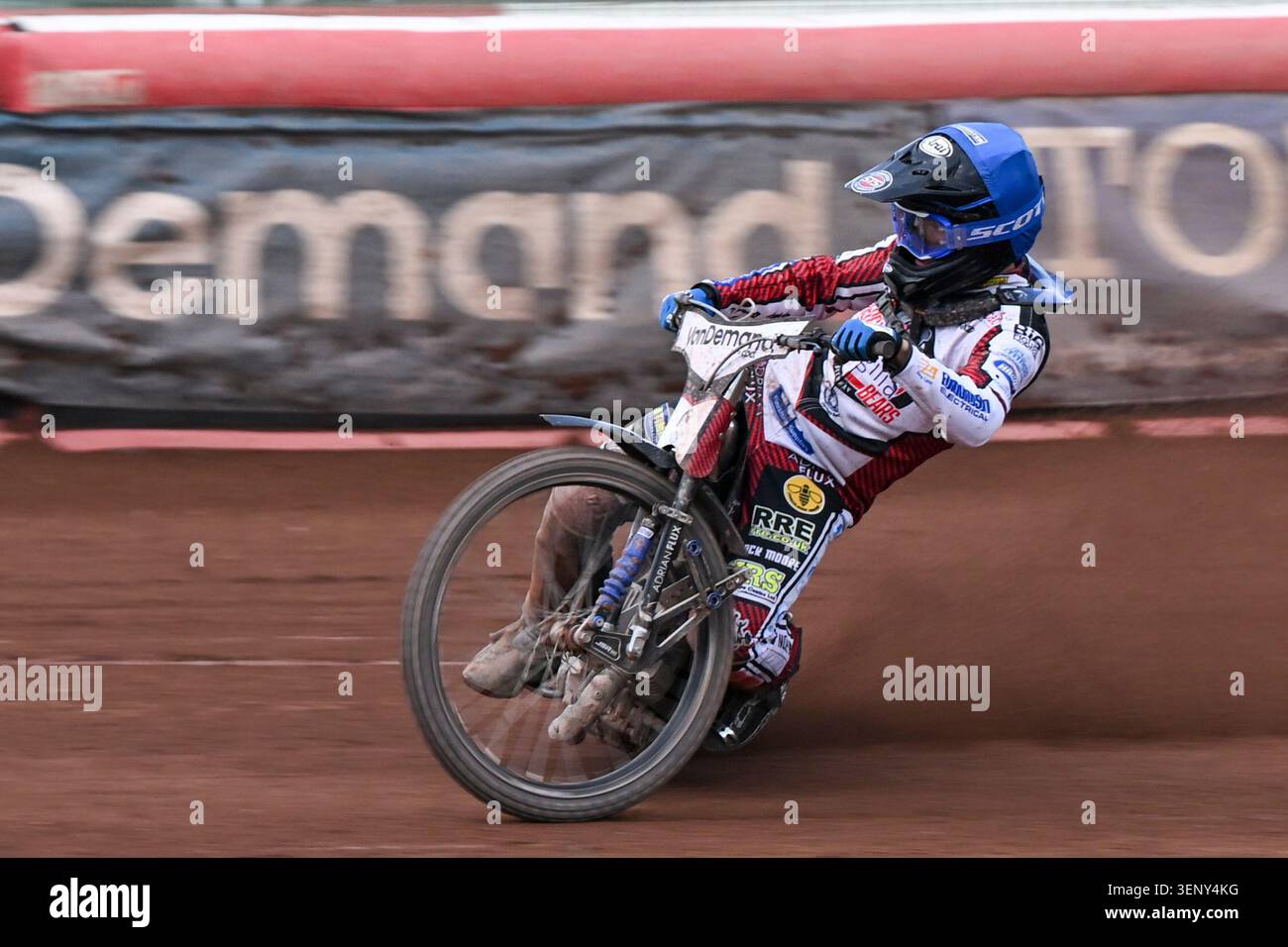 Jody Scott of Redcar Bears (blue) leads during Heat 8 of the Maxicab KO ...