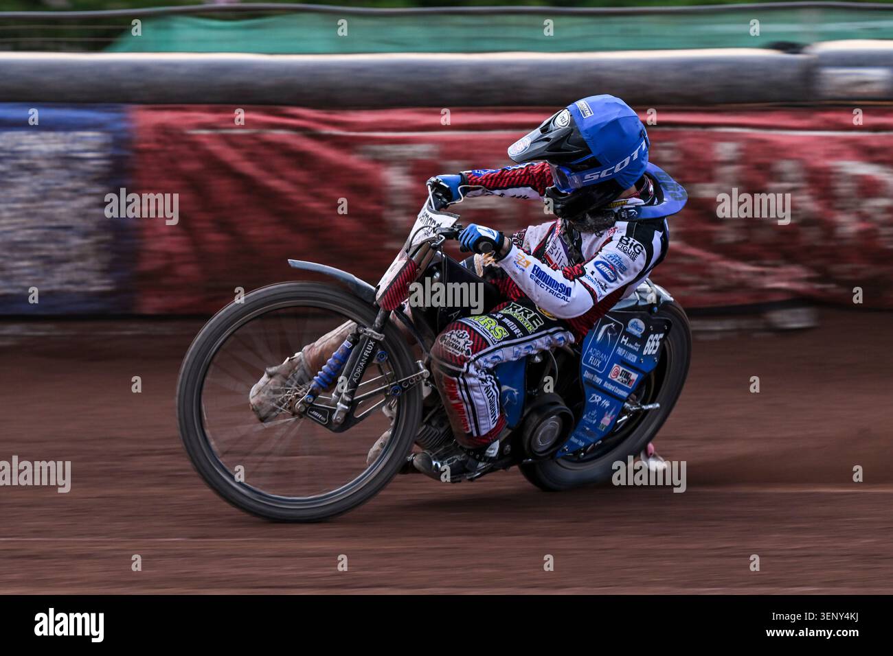 Jody Scott of Redcar Bears (blue) leads during Heat 8 of the Maxicab KO ...