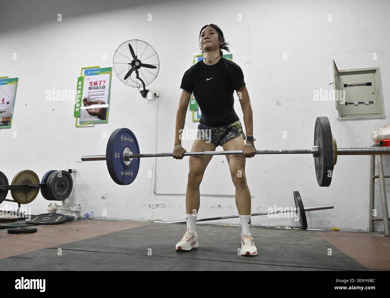 Zhang Keyi, a 16-year-old hurdler from Jiangxi, trains at the Jiangxi ...