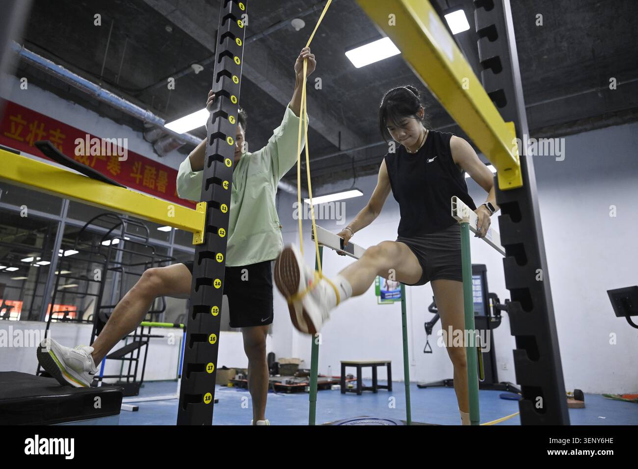 Zhang Keyi, a 16-year-old hurdler from Jiangxi, trains at the Jiangxi ...