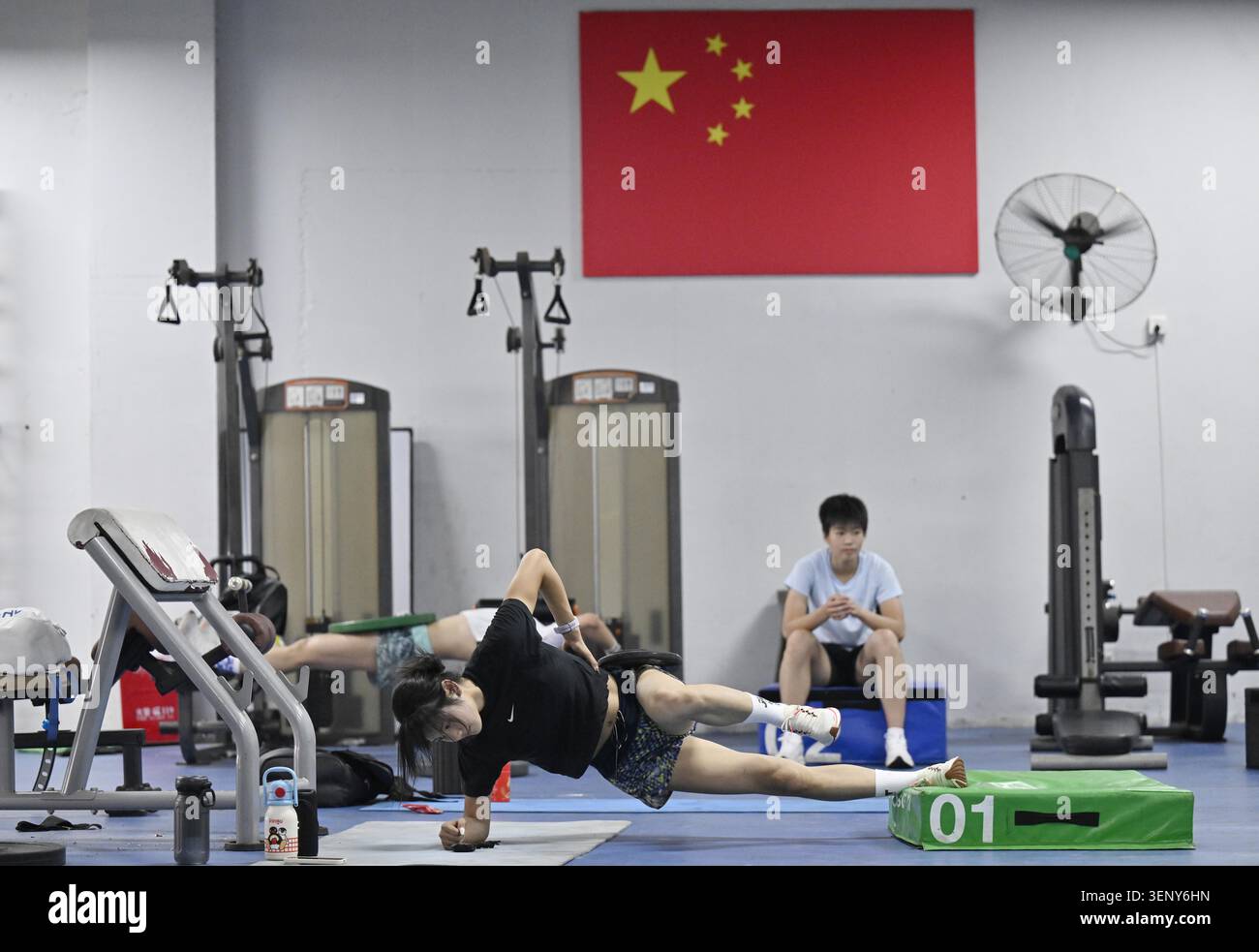 Zhang Keyi, a 16-year-old hurdler from Jiangxi, trains at the Jiangxi ...