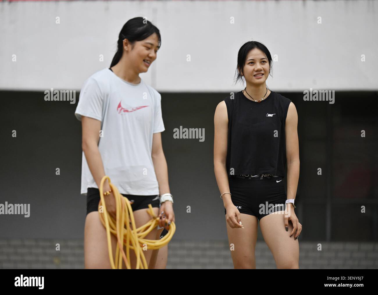Zhang Keyi, a 16-year-old hurdler from Jiangxi, trains at the Jiangxi ...