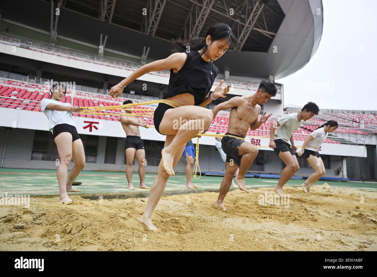 Zhang Keyi, a 16-year-old hurdler from Jiangxi, trains at the Jiangxi ...