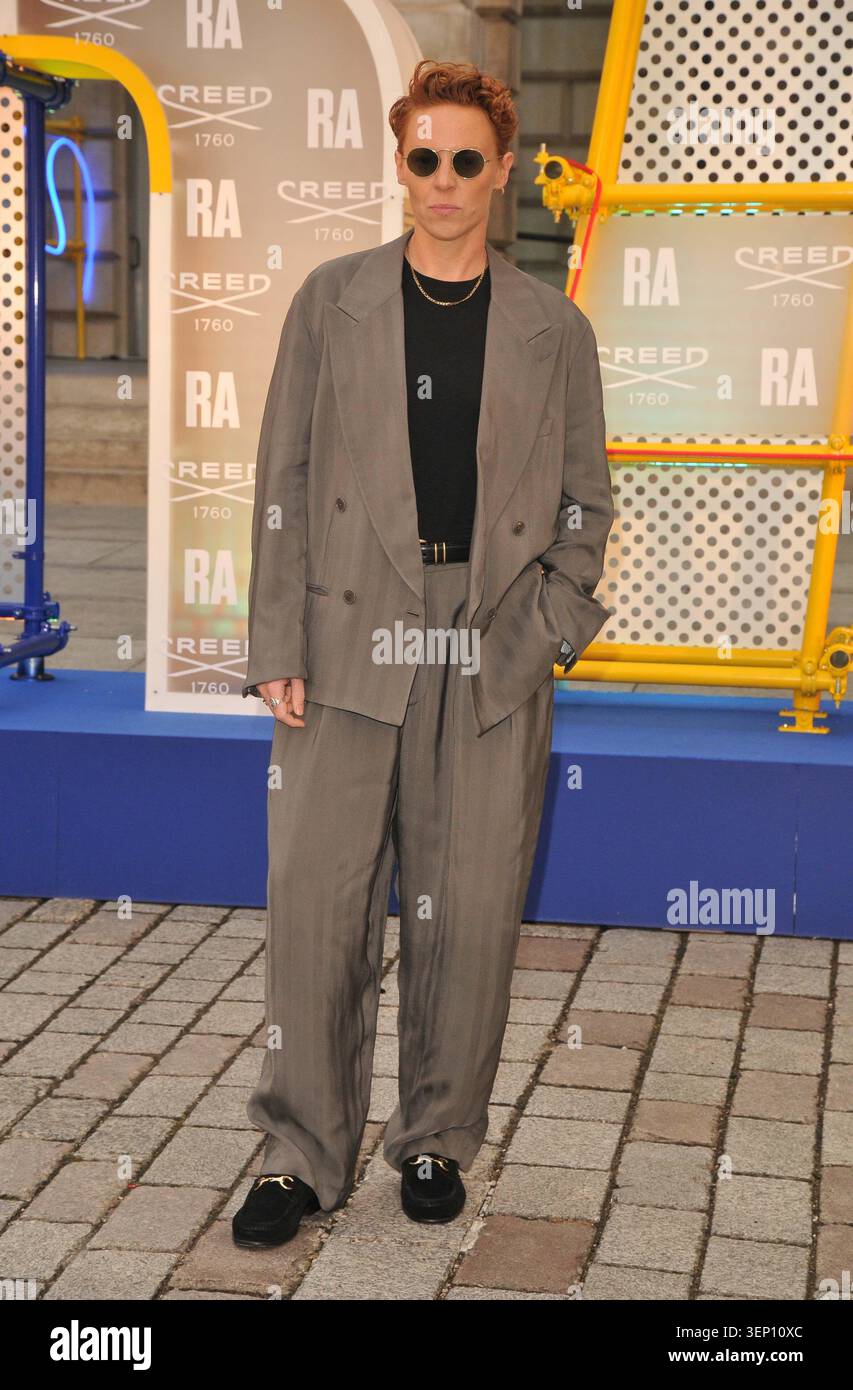 La Roux (Elly Jackson) at the Royal Academy of Arts Summer Exhibition ...