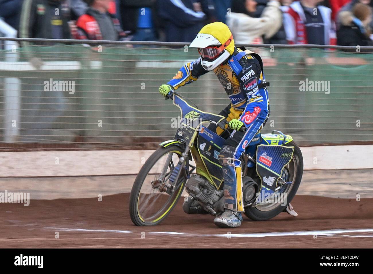 Anze Grmek of Plymouth Gladiators wins Heat 9 of the Maxicab KO Cup ...