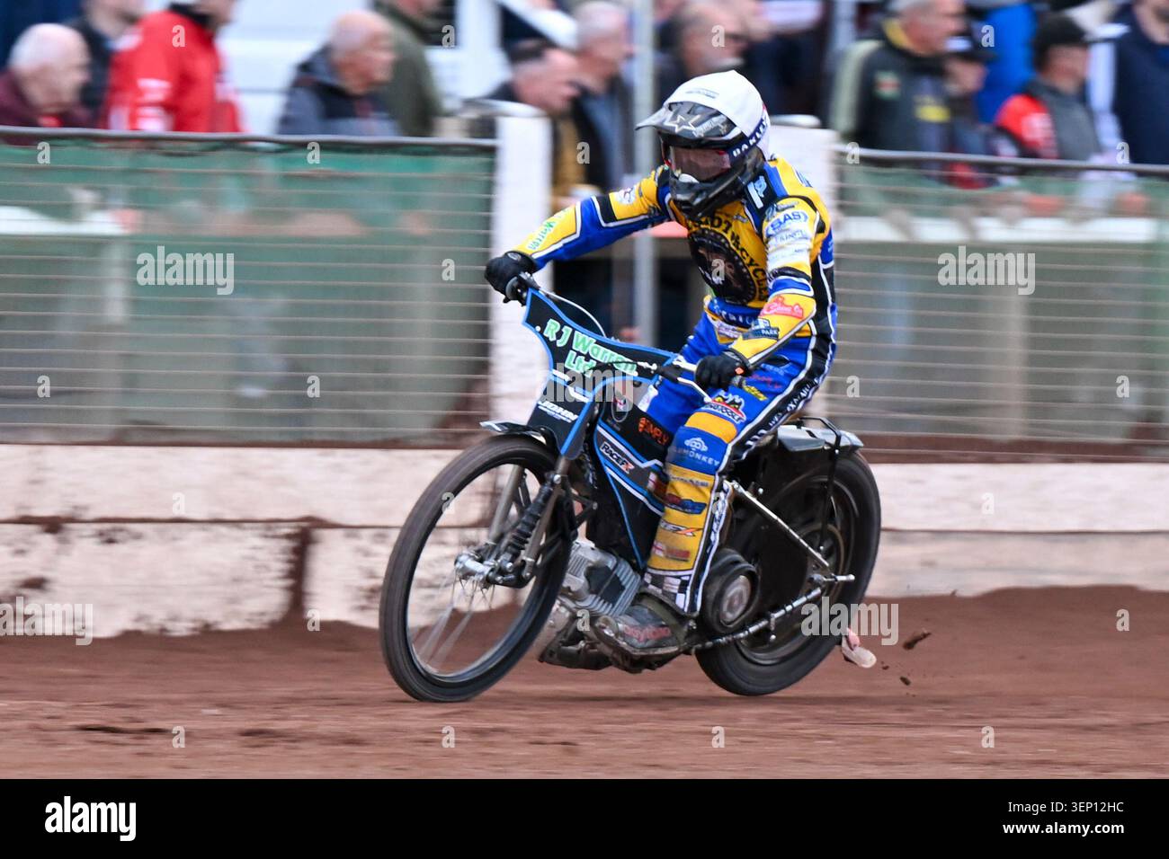 Danny King of Plymouth Gladiators wins Heat 11 of the Maxicab KO Cup ...
